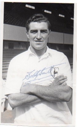 Bobby Smith (footballer, born 1933) - Alchetron, the free social ...
