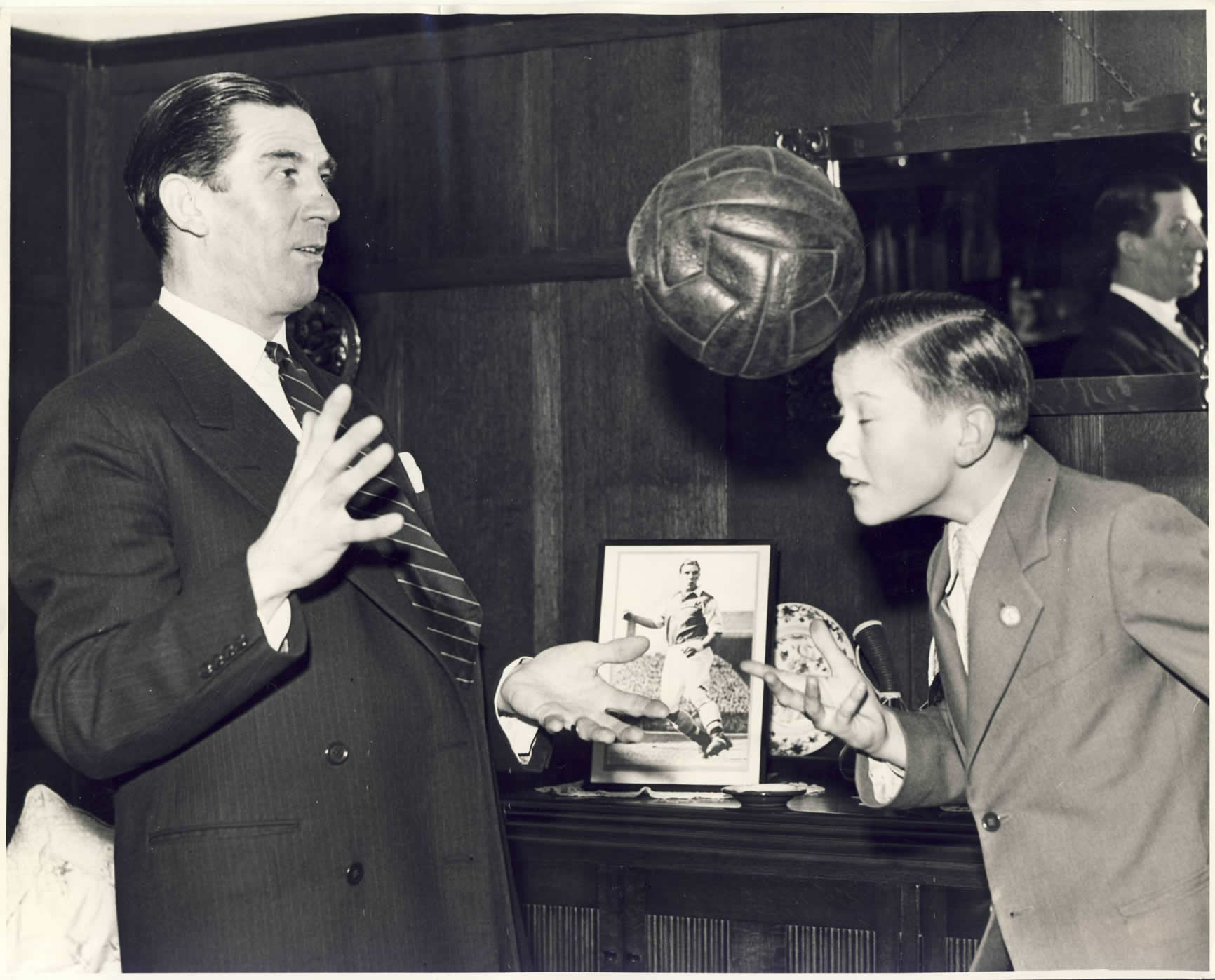 TED DRAKE (ARSENAL) FOOTBALL PHOTOGRAPH - Action & Press Football ...