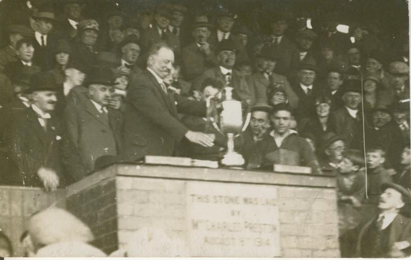 STANLEY SMITH (WAKEFIELD TRINITY) RECEIVING THE CHARITY CUP AT DEWSBURY ...