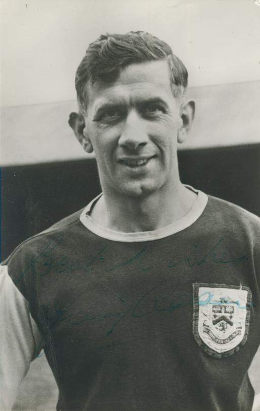 JIMMY ADAMSON (BURNLEY FC) SIGNED PHOTOGRAPH - FOOTBALLERS PHOTOGRAPHS ...