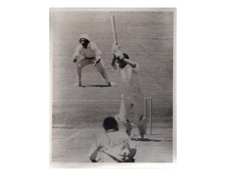 ROSS EDWARDS (AUSTRALIA) 1974 SIGNED CRICKET PHOTOGRAPH - Photographs ...