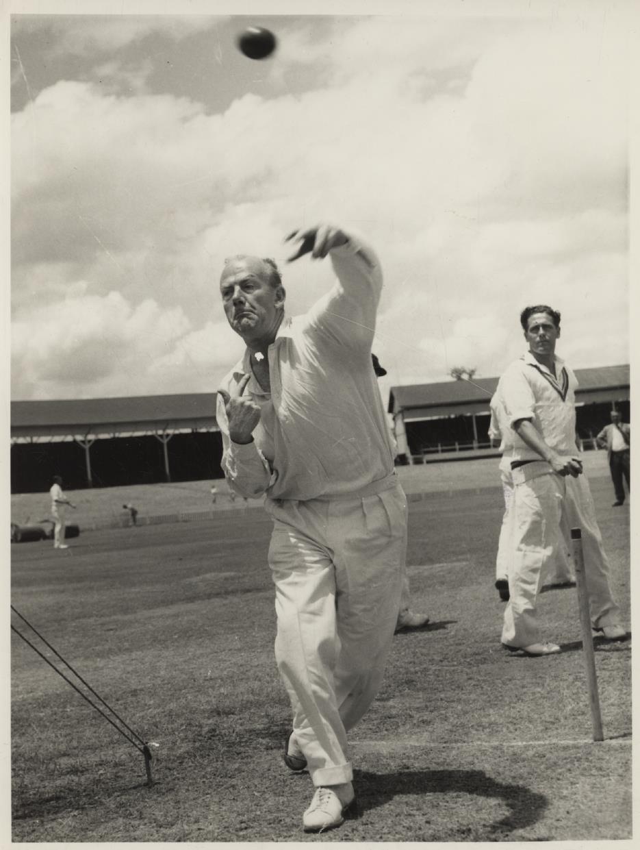 TONY LOCK (SURREY & ENGLAND) CRICKET PHOTOGRAPH - Photographs of ...